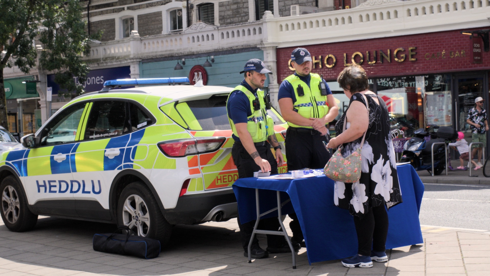 Neighbourhood Policing knife awareness event in Penarth marks halfway ...